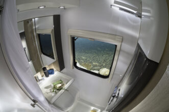 ADRIA Action 361 kleiner Wohnwagen mit WC und Dusche